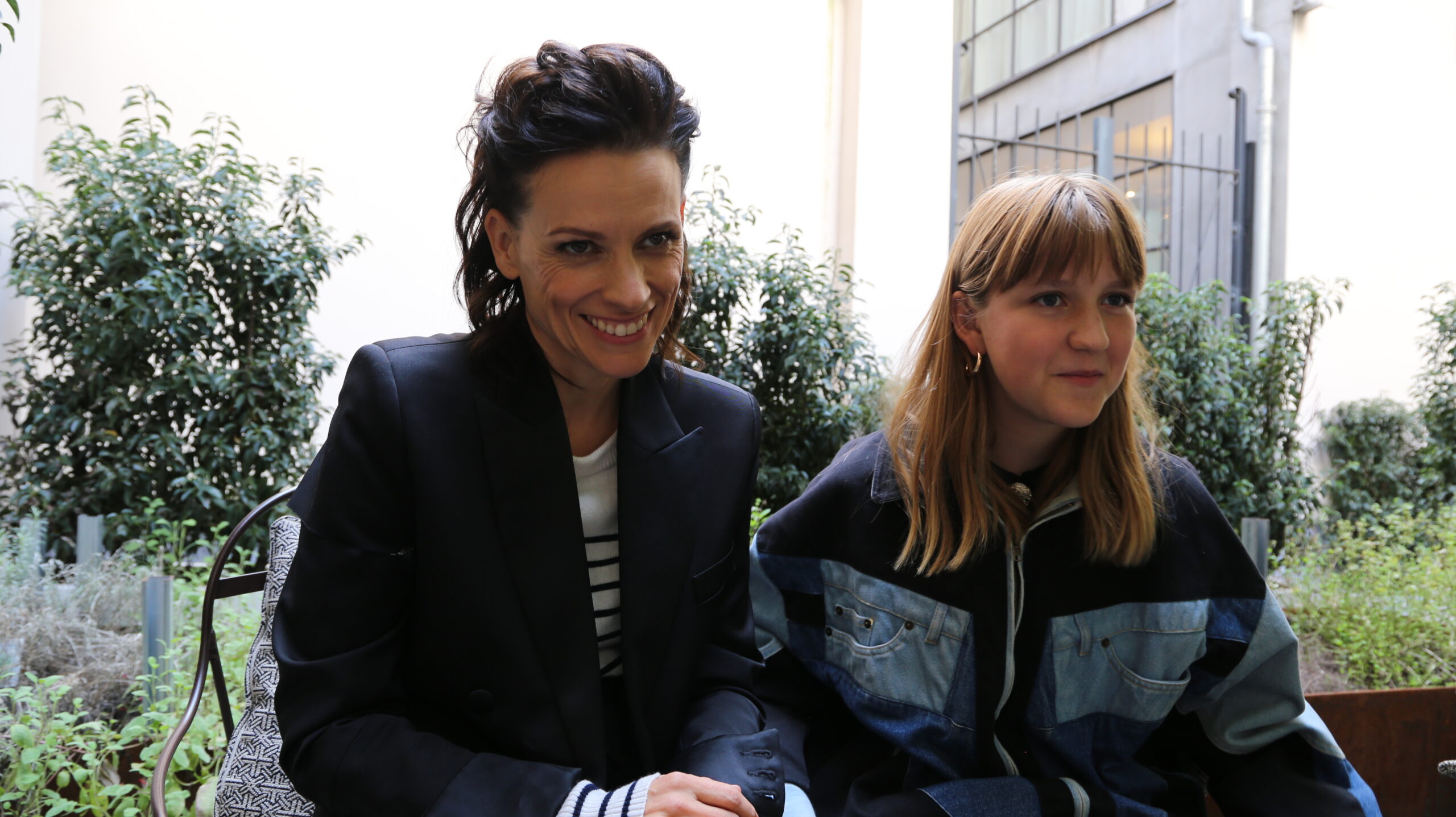 Veerle Baetens en Rosa Marchant over Het Smelt! - We Love Cinema
