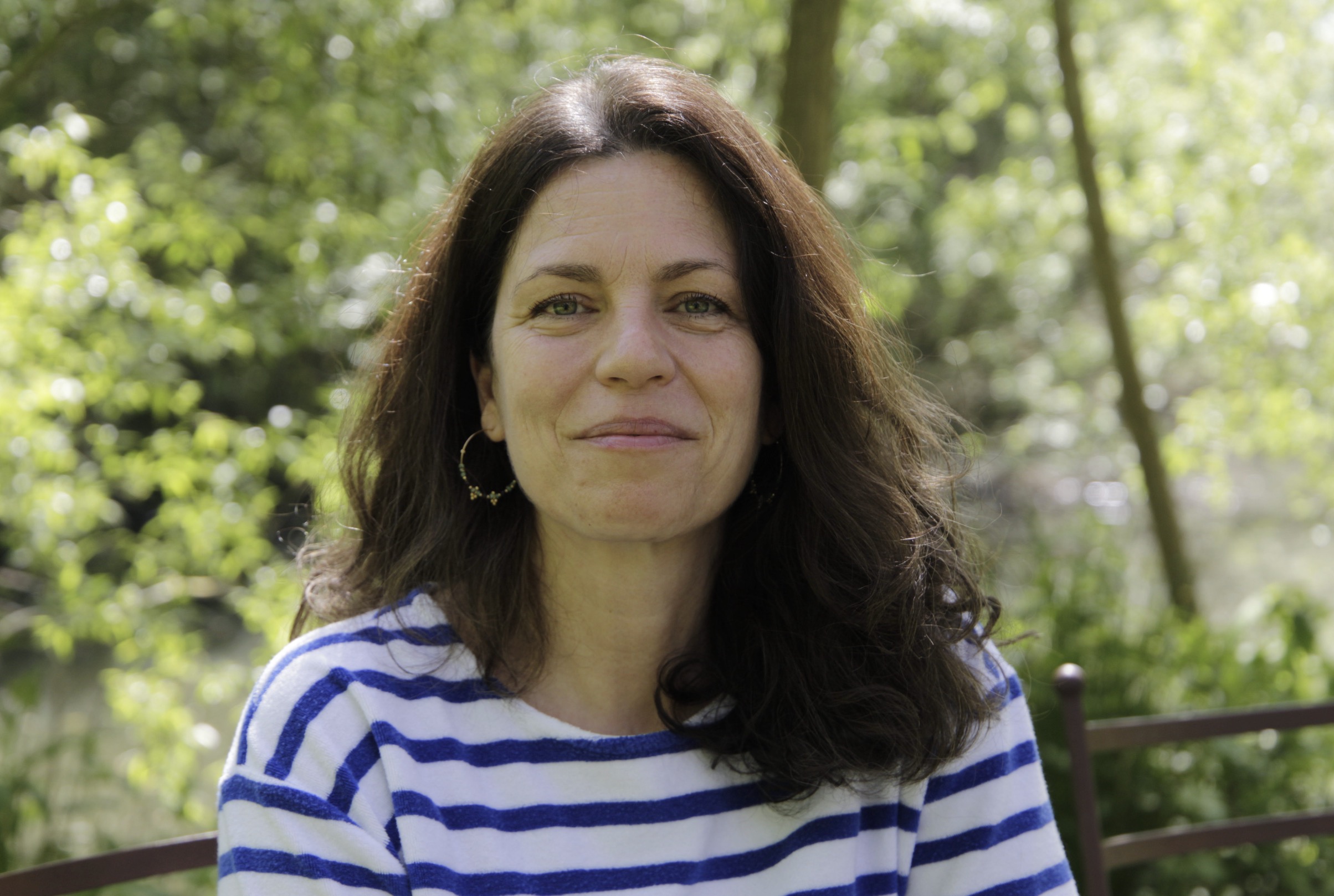 Caroline Stas schrijft, speelt en verrast met 'Florence & Nina' - We ...